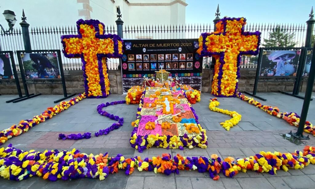 Con altar de muertos | La Voz de Durango